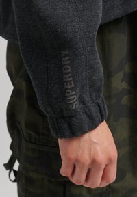Superdry CODE TECH - Sweatshirt - dark grey/dunkelgrau - Zalando.de