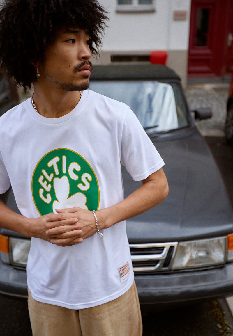 Mitchell & Ness NBA TEAM LOGO TEE BOSTON CELTICS - Printtipaita - white ...