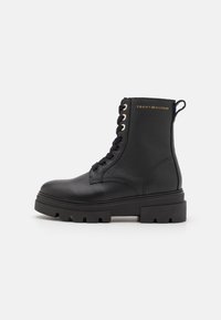 Tommy Hilfiger BICOLOR LACE-UP - Platform ankle boots - black - Zalando