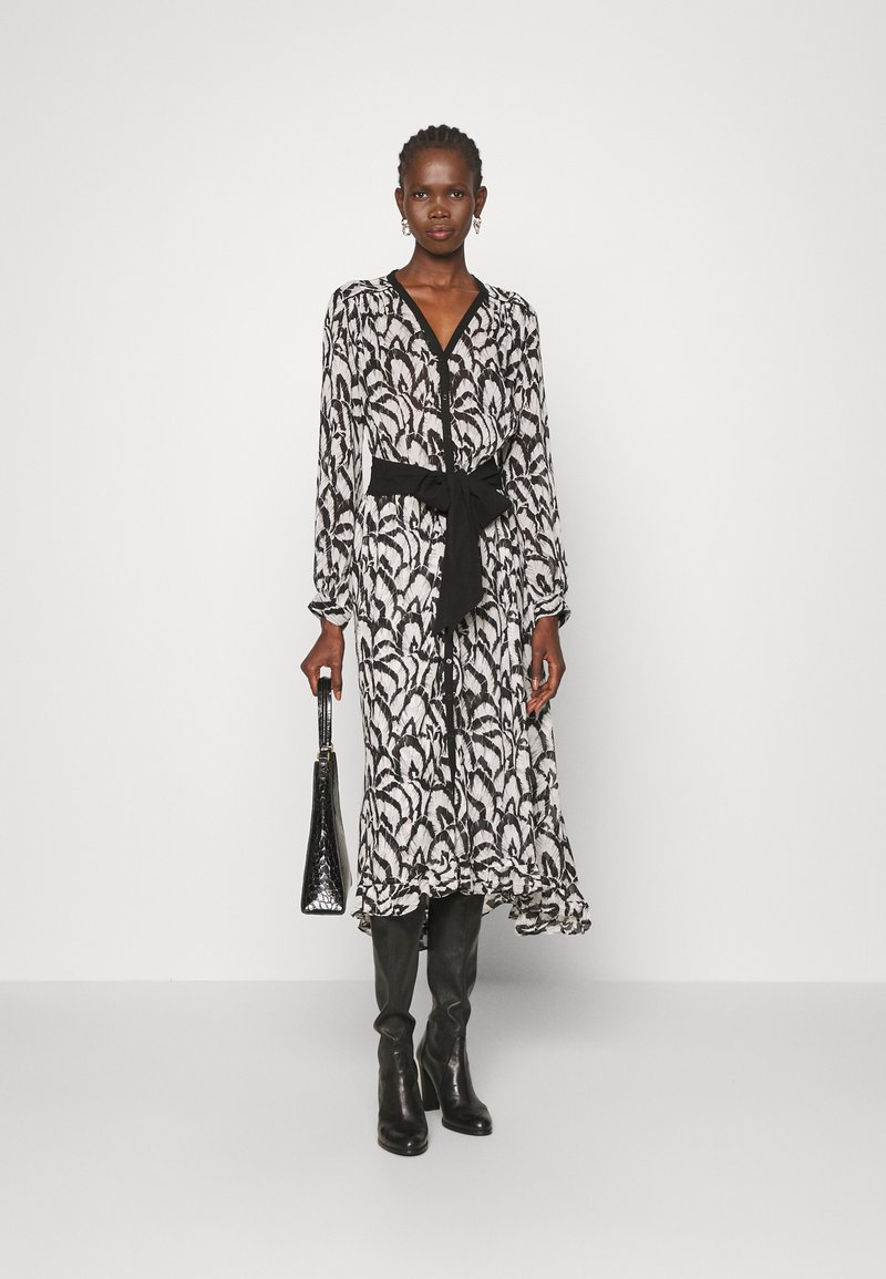 The Kooples ROBE LONGUE DETAIL CEINTURE - Maxikleid - off white/black ...