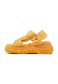 Bronx BRUTE - Plateausandalette - summer yellow/gelb - Zalando.de