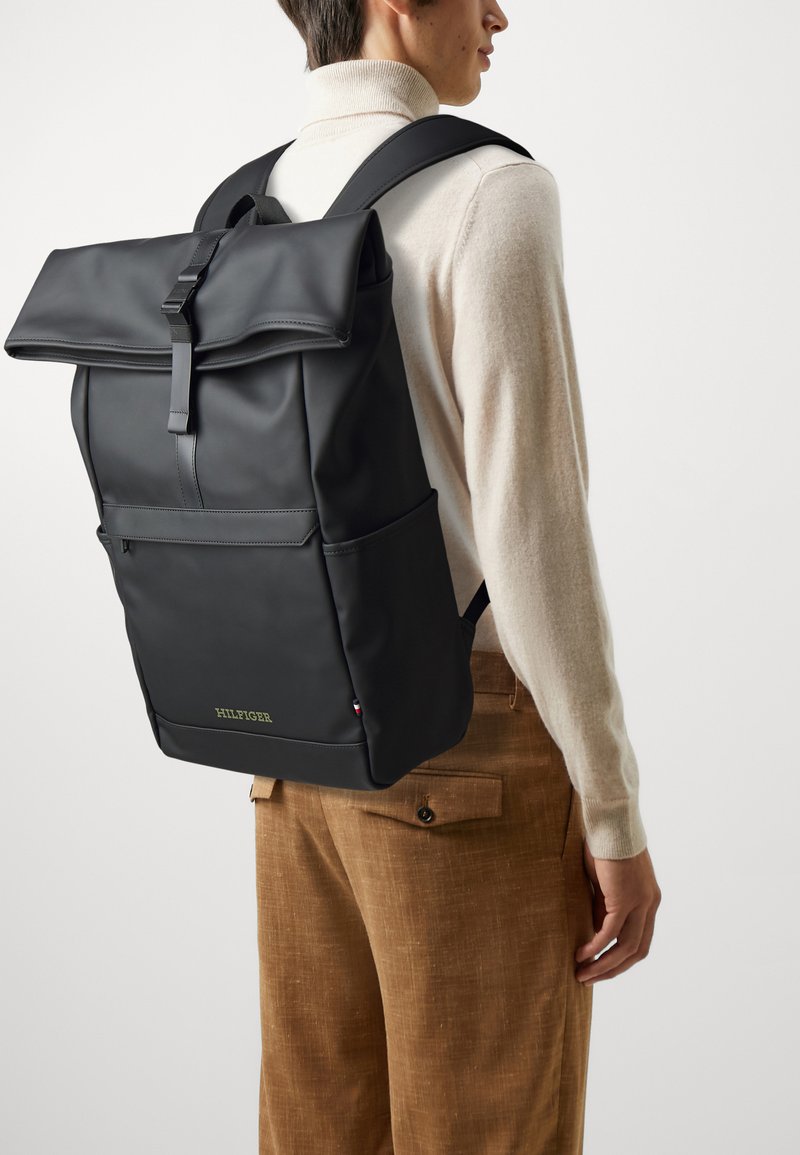 Tommy Hilfiger Rolltop Backpack Unisex Tagesrucksack Black Schwarz