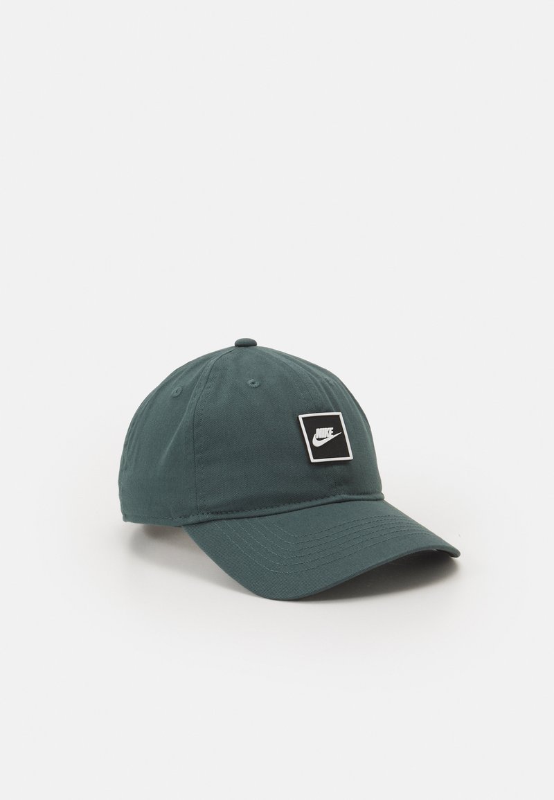 Nike Sportswear CURVE BRIM UNISEX - Cap - faded spruce/khaki - Zalando.ie