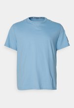Calvin Klein Jeans Plus BADGE REGULAR TEE - T-Shirt basic - dusk blue/blau - Zalando.de