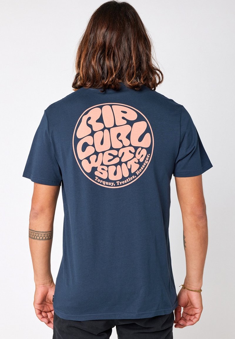 Rip Curl WETTIE ESSENTIAL - Camiseta estampada - dark navy/azul ...