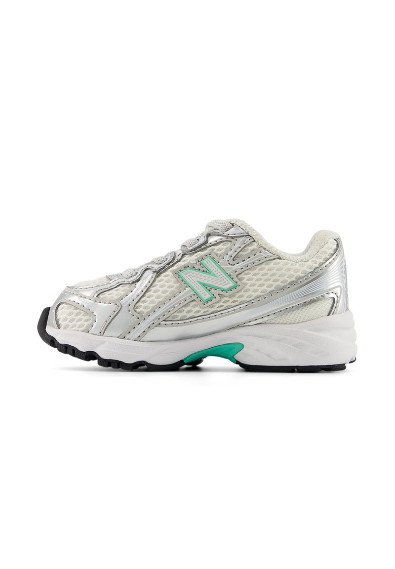 New Balance Baby shoes - silver metallic deep end/silver-coloured - Zalando