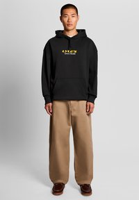 Lyle & Scott LAYERS RECEIPT GRAPHIC - Hoodie - jet black/black - Zalando