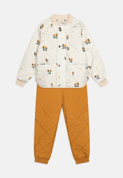 Bisgaard BASIC BOOT UNISEX - Kumisaappaat - black/musta - Zalando.fi