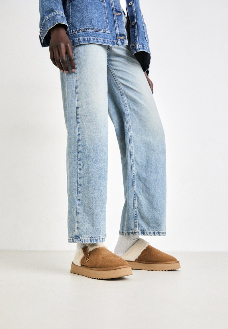 Pepe Jeans DISSY NORTH - Slippers - cognac brown/cognac - Zalando