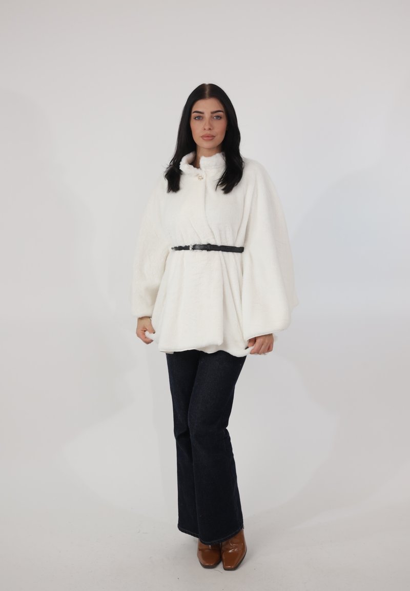 Elara BOLERO - Poncho - weiß/blanco - Zalando.es