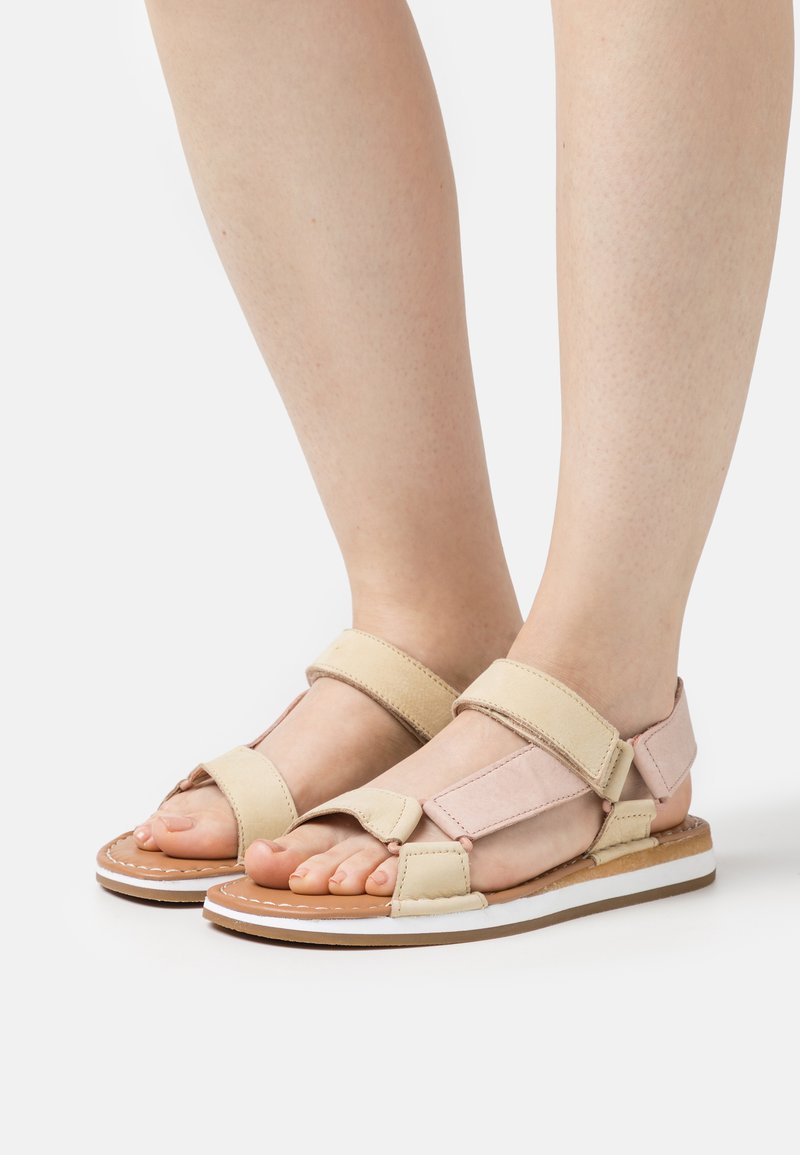 Clarks CRAFTSUN SPORT - Sandalias - pale peach/albaricoque - Zalando.es