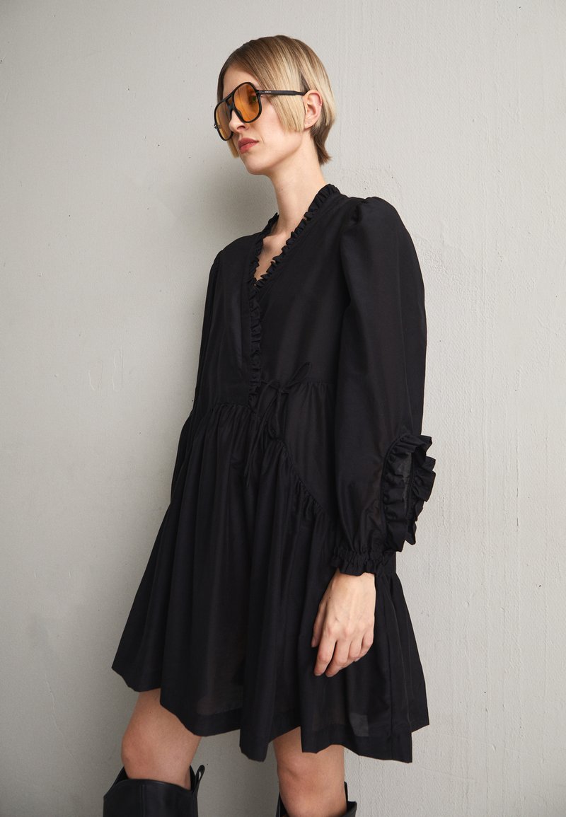 MUNTHE DIVIDED - Freizeitkleid - black/schwarz - Zalando.at