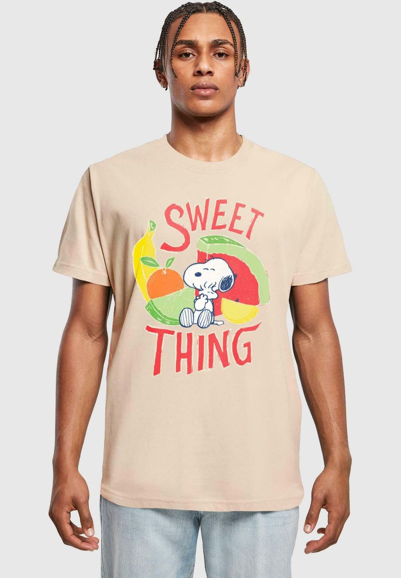 Merchcode PEANUTS THING ROUND NECK - T-Shirt print - sand - Zalando.at