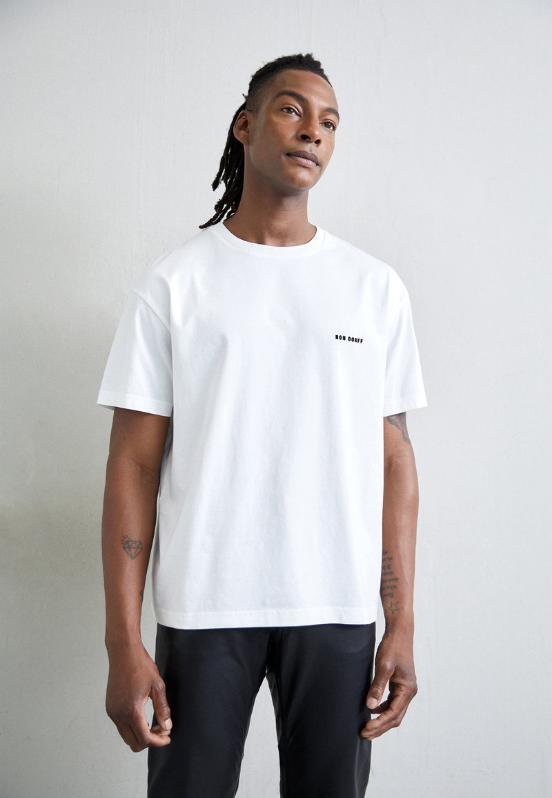 Ron Dorff RELAX FIT - Basic T-shirt - off white/off-white - Zalando.co.uk