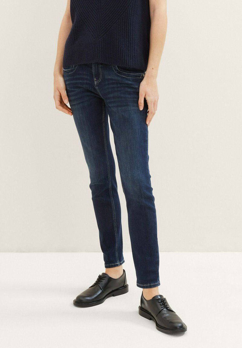 TOM TAILOR TAPERED RELAXED - Jeans Slim Fit - rinsed blue denim ...