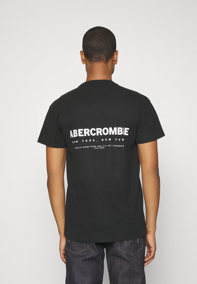 Abercrombie & Fitch IN THE STANDS SS ESSENTIAL LOGO - T-shirt con ...