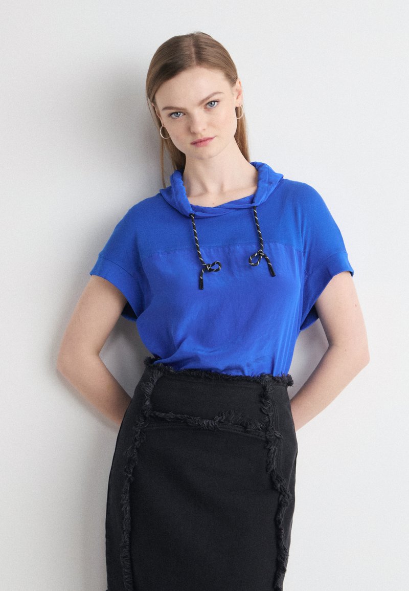 Marc Cain Print T-shirt - bright royal blue/royal blue - Zalando.de