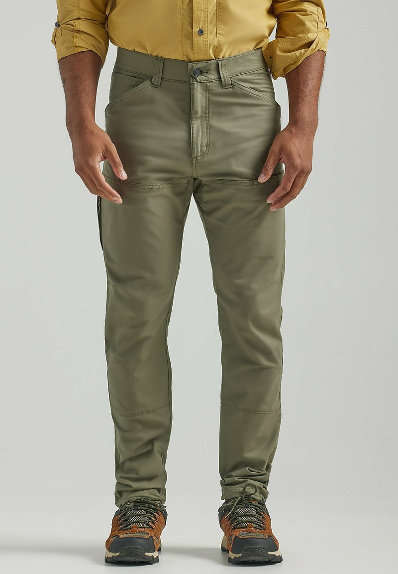 Wrangler RUGGED TRAIL JOGGER - Housut - dusty olive/vihreä, meleerattu ...