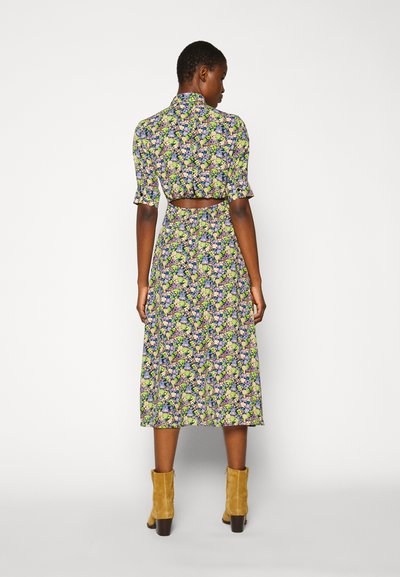 maje RILAURA - Blusenkleid - imprimé primevères multico/nicht definiert ...