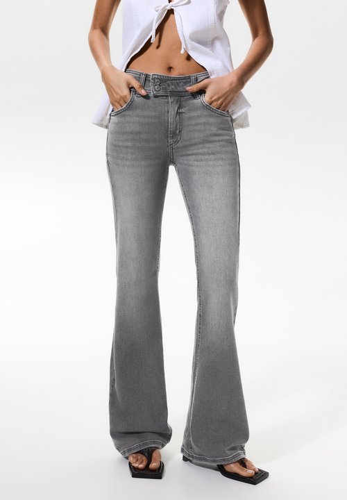 ONLY ONLBLUSH FLARED - Jean bootcut - light grey denim/denim gris - ZALANDO