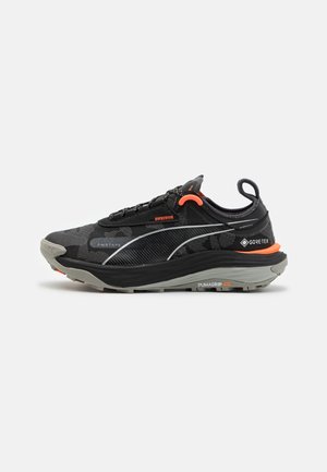 Puma EXPLORE NITRO GTX - Laufschuh Trail - black/silver/schwarz ...