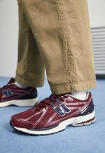 New Balance M1906RWE UNISEX - Sneaker low - bordeaux - Zalando.at