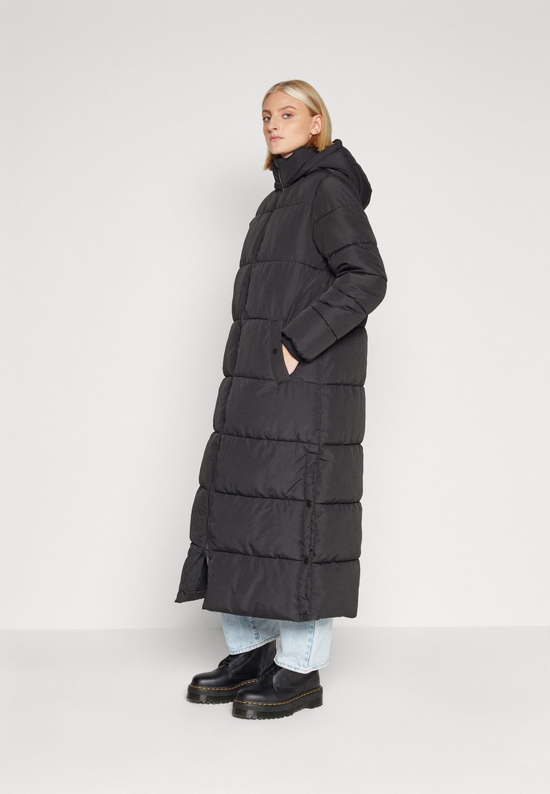 Pieces PCKATJA LONG PUFFER JACKET - Talvemantel - black/must - Zalando.ee