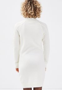 Cache Cache GERADES MIT ZOPFMUSTER - Gebreide jurk - ecru/crème ...