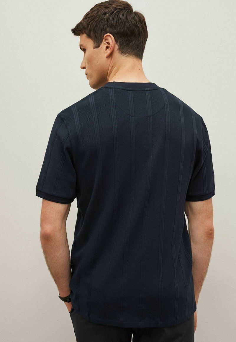 Next TEXTURED REGULAR FIT - T-shirt basic - navy blue/blauw - Zalando.nl