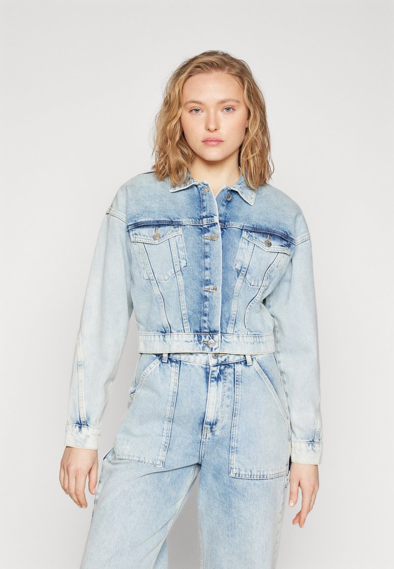 Colourful Rebel ORNEL CROPPED JACKET - Spijkerjas - light blue denim ...