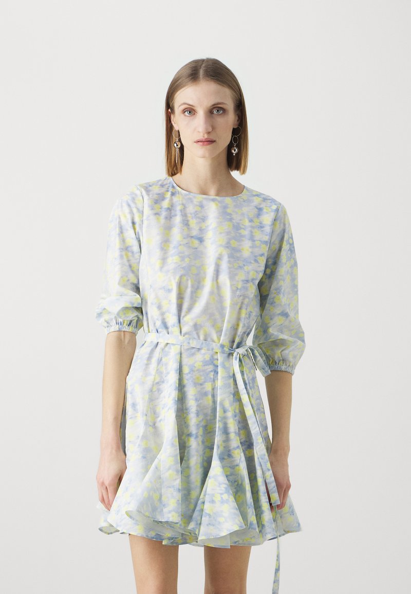 HUGO KAROMALLA - Vestido informal - open miscellaneous/azul claro ...