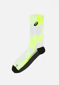 ASICS PERFORMANCE RUN CREW UNISEX - Sports socks - safety yellow/neon ...