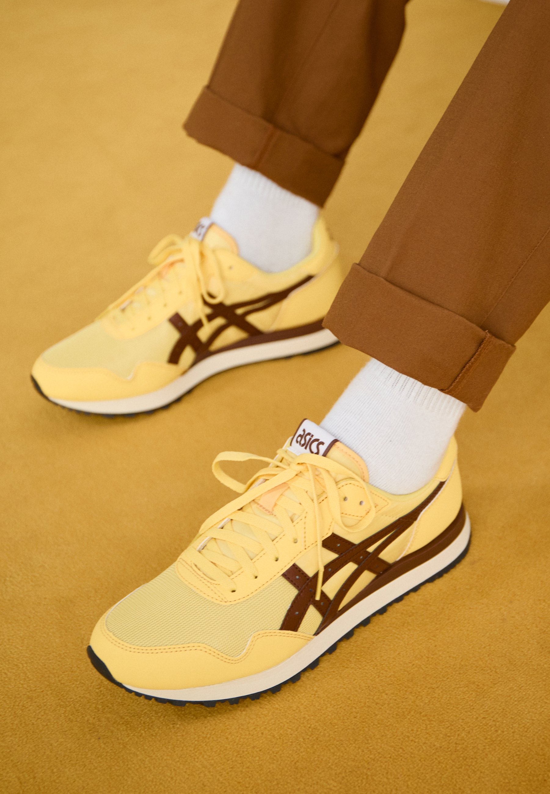 ASICS SportStyle TIGER RUNNER II UNISEX Baskets basses faded yellow reddish brown jaune ZALANDO.FR