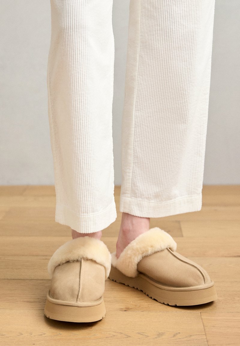 UGG DISQUETTE - Hjemmesko - sand - Zalando.dk