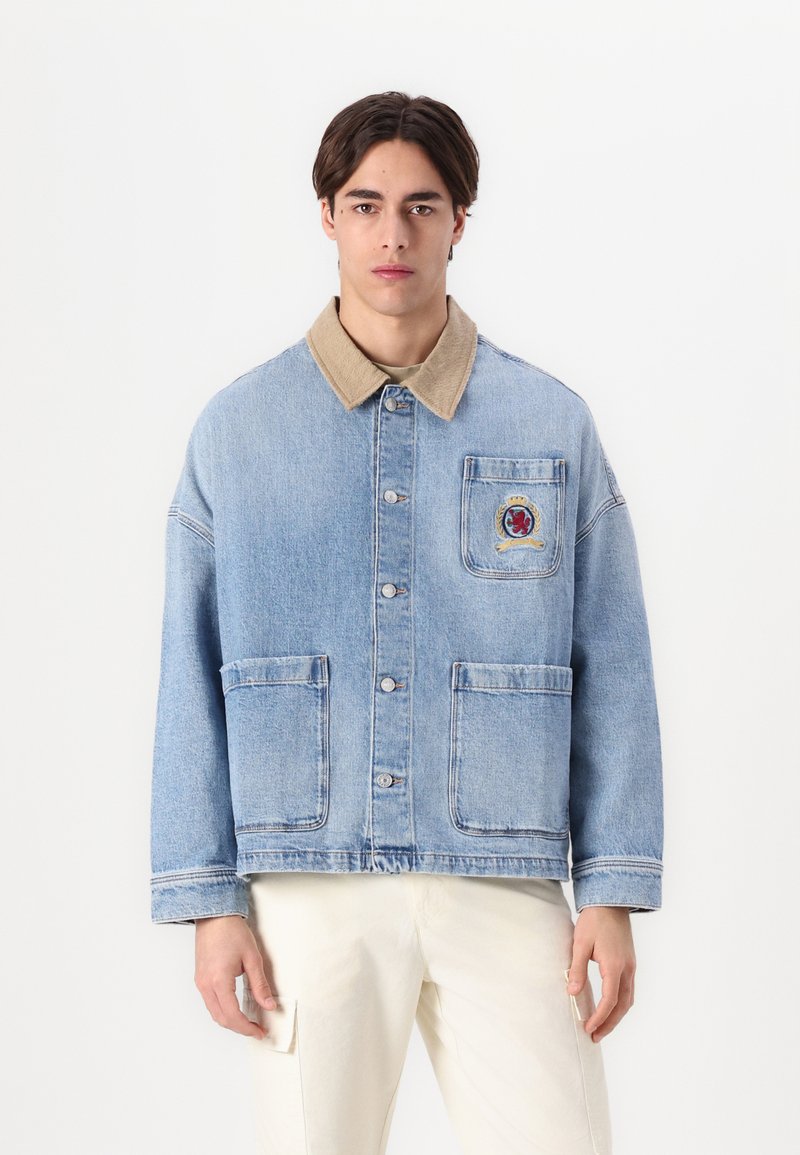 Tommy Jeans CHORE JACKET UNISEX - Veste en jean - light blue denim/denim bleu gris - ZALANDO.FR