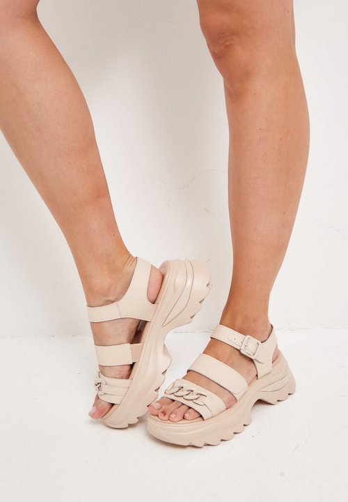 Clarks ALDA CROSS - Sandalen met plateauzool - sand/beige - Zalando.be