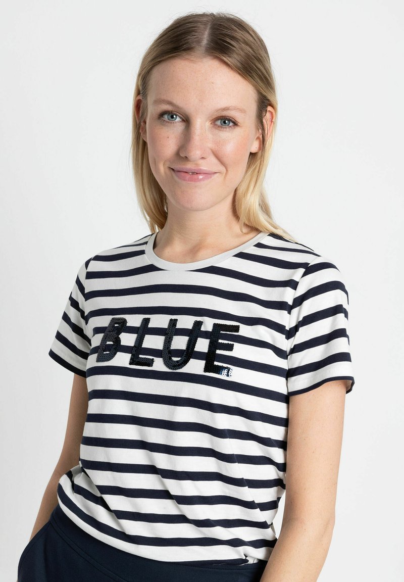 More & More WITH STRIPES AND WORDING - T-Shirt print - offwhite ...