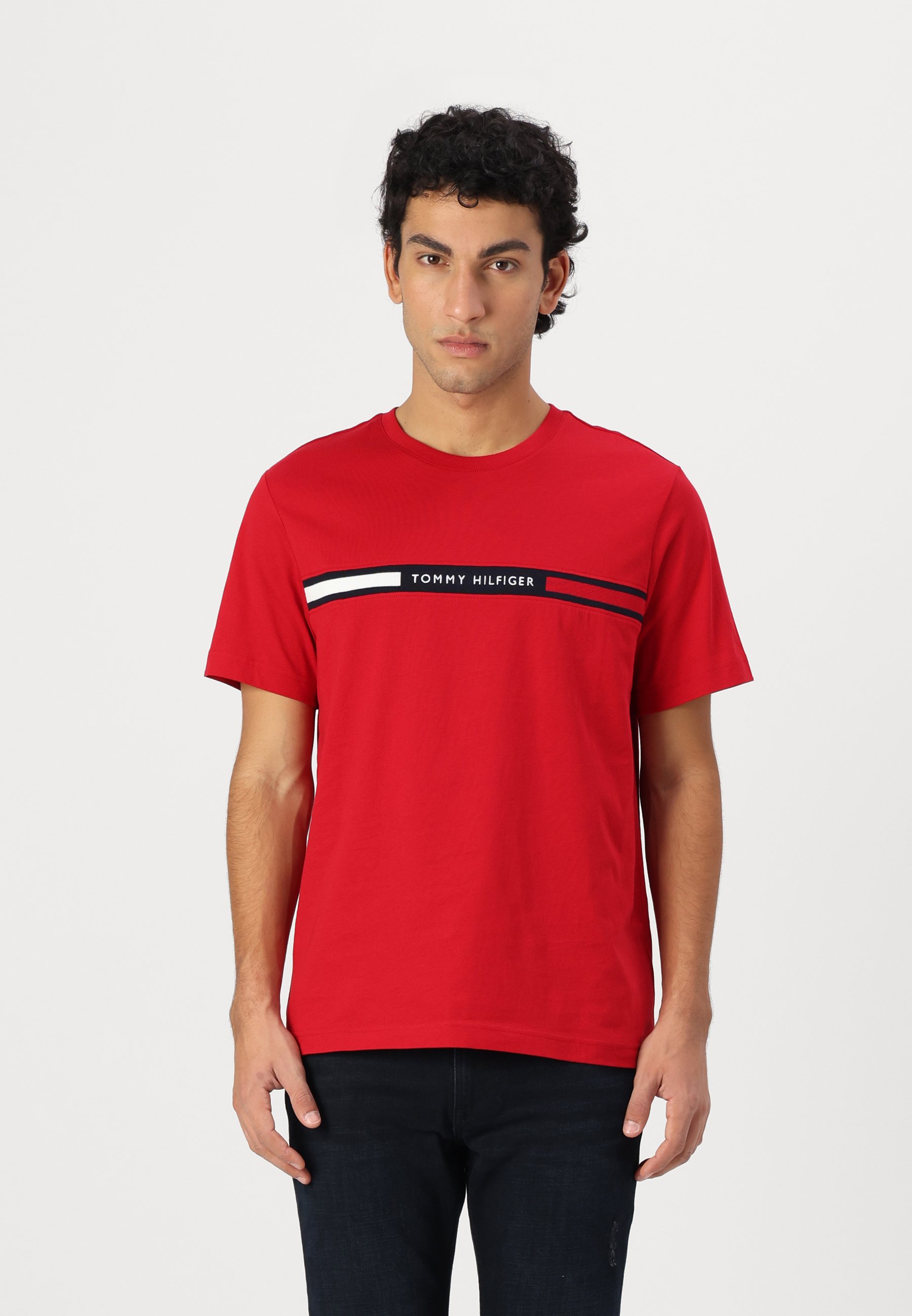 Tommy hilfiger chest logo t shirt store