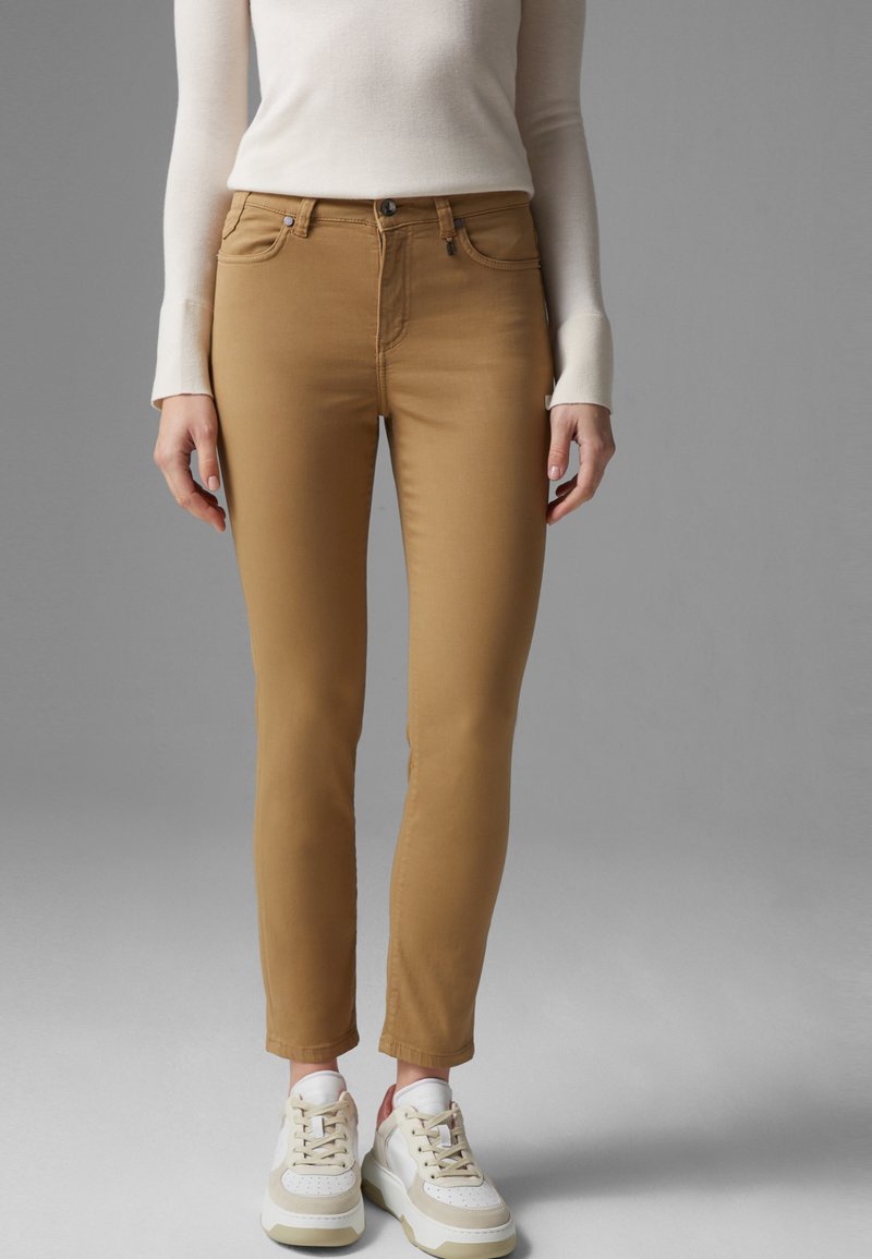 Bogner 7/8 JULIE - Jeans Slim Fit - beige/grau - Zalando.at