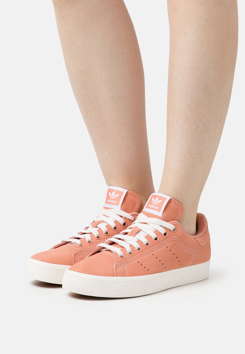 adidas Originals STAN SMITH CS - Sneaker low - clay/footwear white/core ...