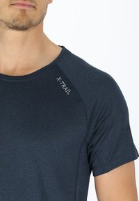X-Trail TRAINING - T-shirt basic - dk navy melange/gemêleerd ...
