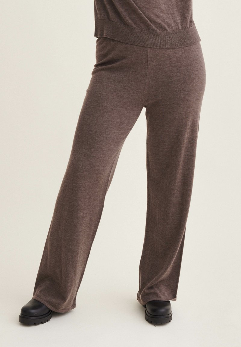 Basic Apparel Spodnie materiałowe/brązowy melanż - Zalando.pl