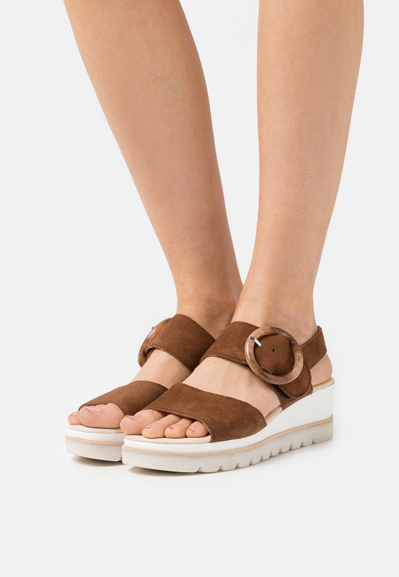 Gabor Platform sandals - new whisky/dark brown - Zalando.de