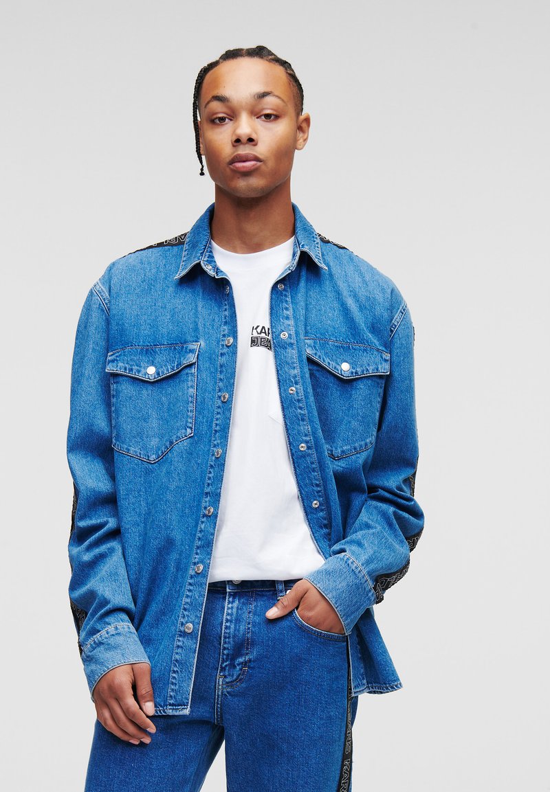 Karl Lagerfeld Jeans KLJ LOGO - Ing - j saturated mid blue/kék farmer ...