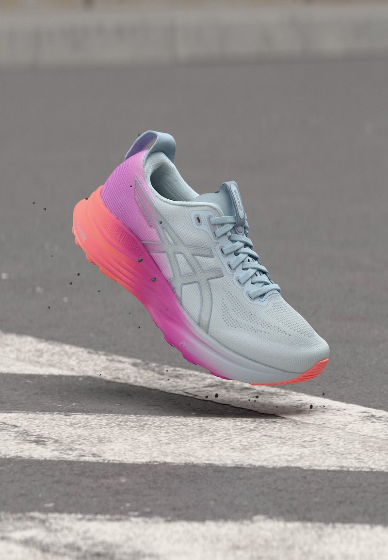 ASICS GEL KAYANO 32 - Road running shoes - sky/digital sakura/blue ...