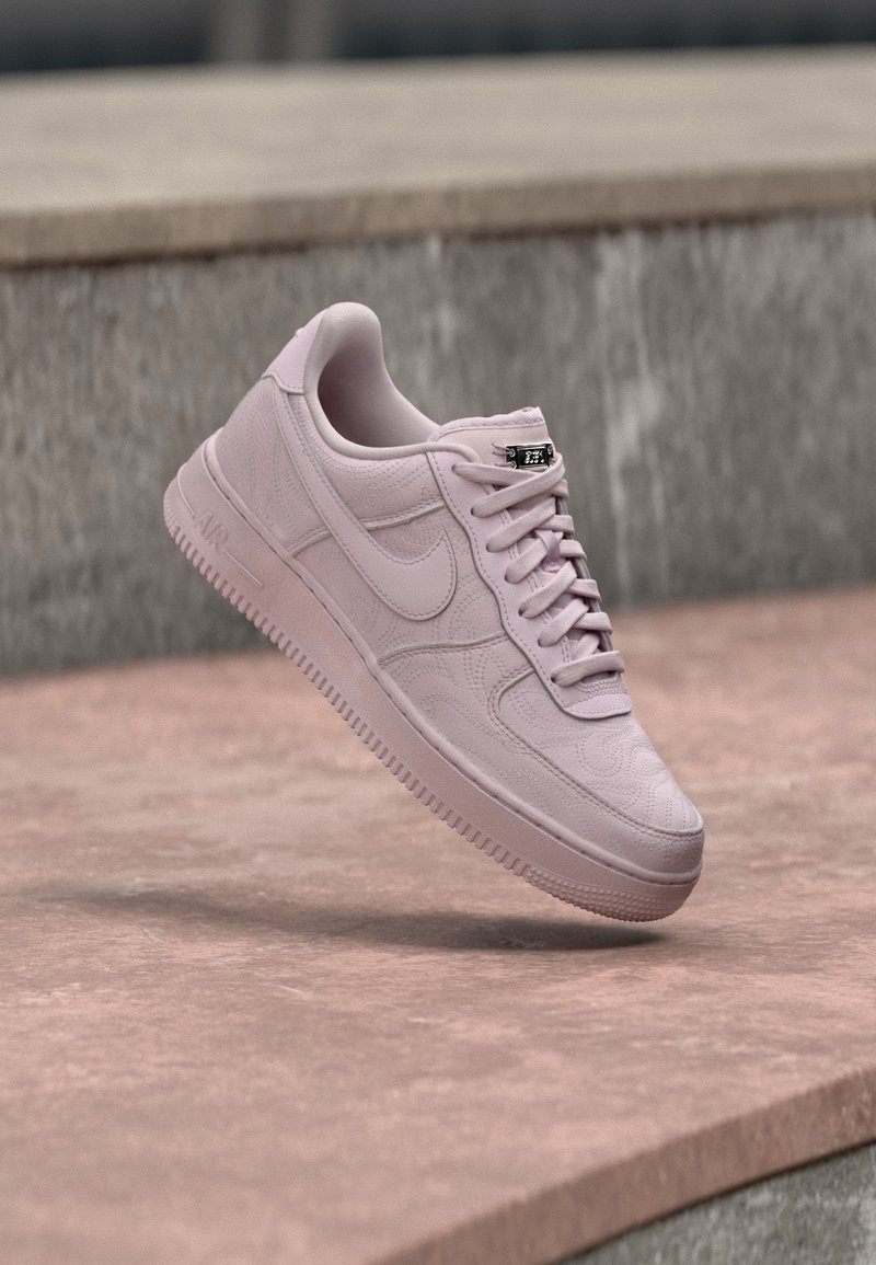 Nike Sportswear W AIR FORCE 1 '07 SE PREM+ - Trainers - bleached lilac ...