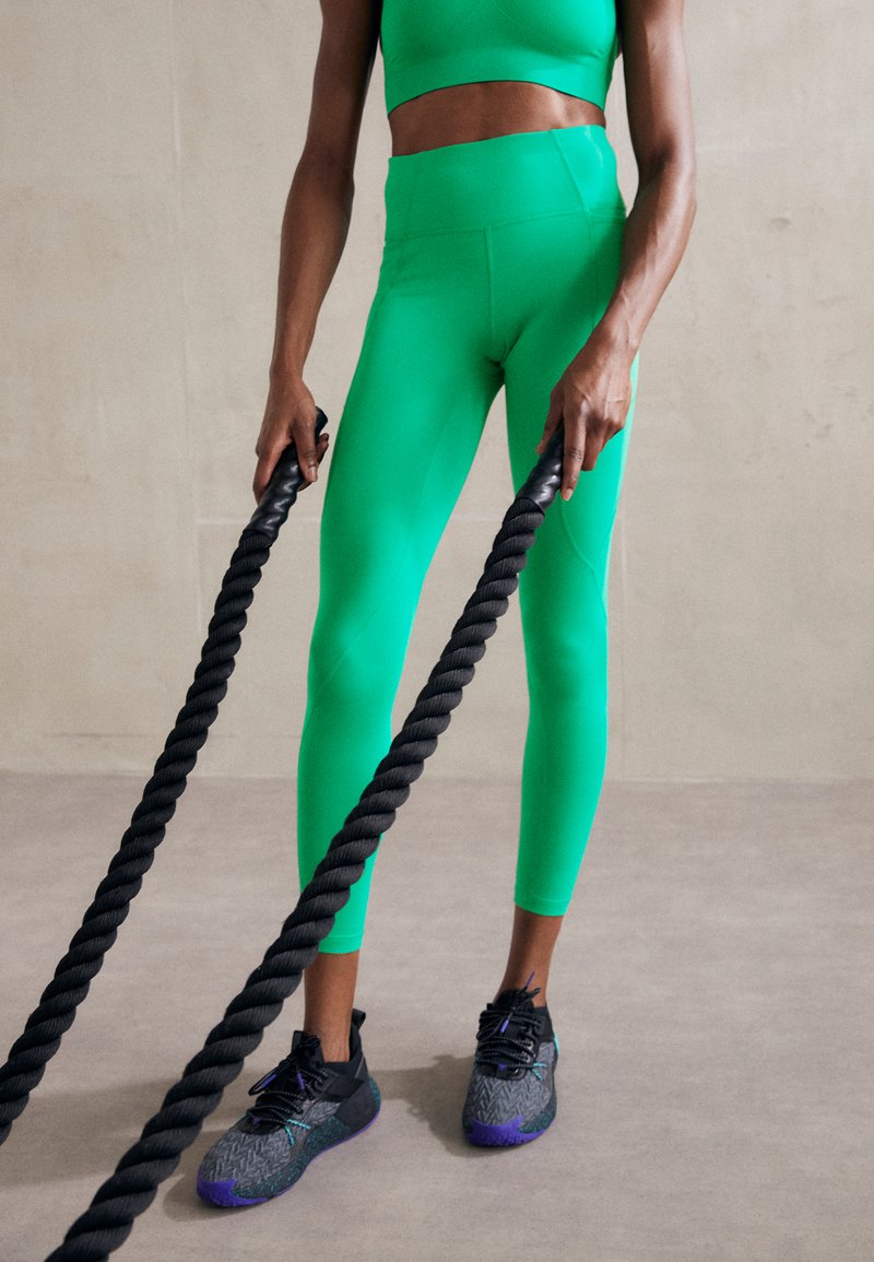 Sweaty Betty THERMA BOOST RUNNING - Tights - electro green/grün ...