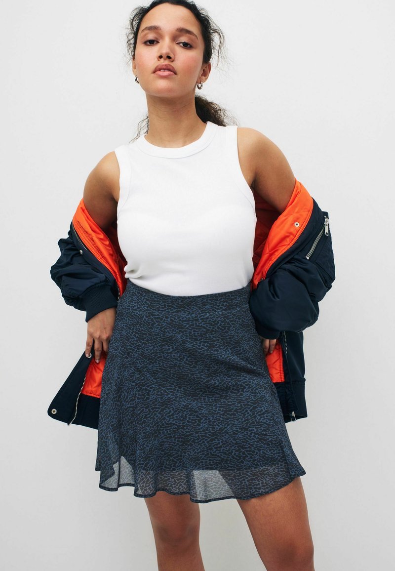 Next SHEER MINI SKIRT - A-Linien-Rock - blue black animal print/blau ...