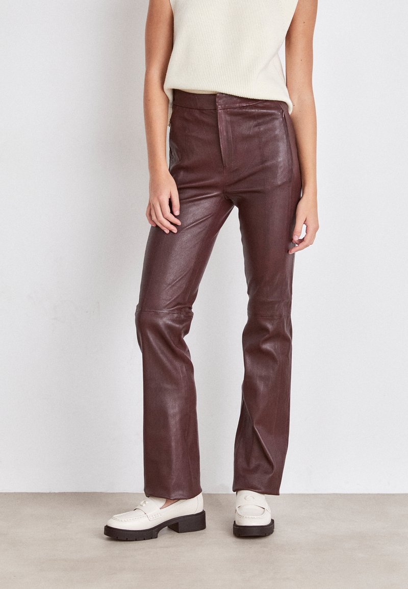Gestuz FLARED PANTS - Leren broek - bitter chocolate/bruin - Zalando.nl