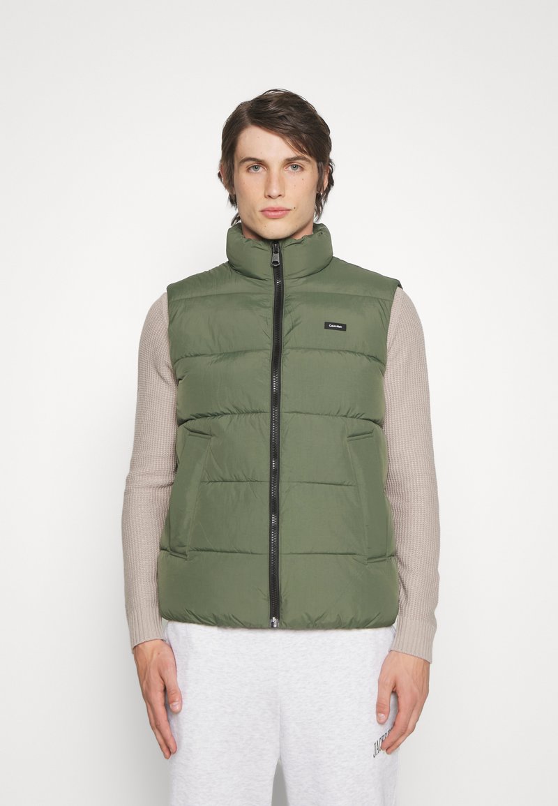 Calvin Klein CRINKLE PUFFER VEST - Weste - thyme/grün - Zalando.de